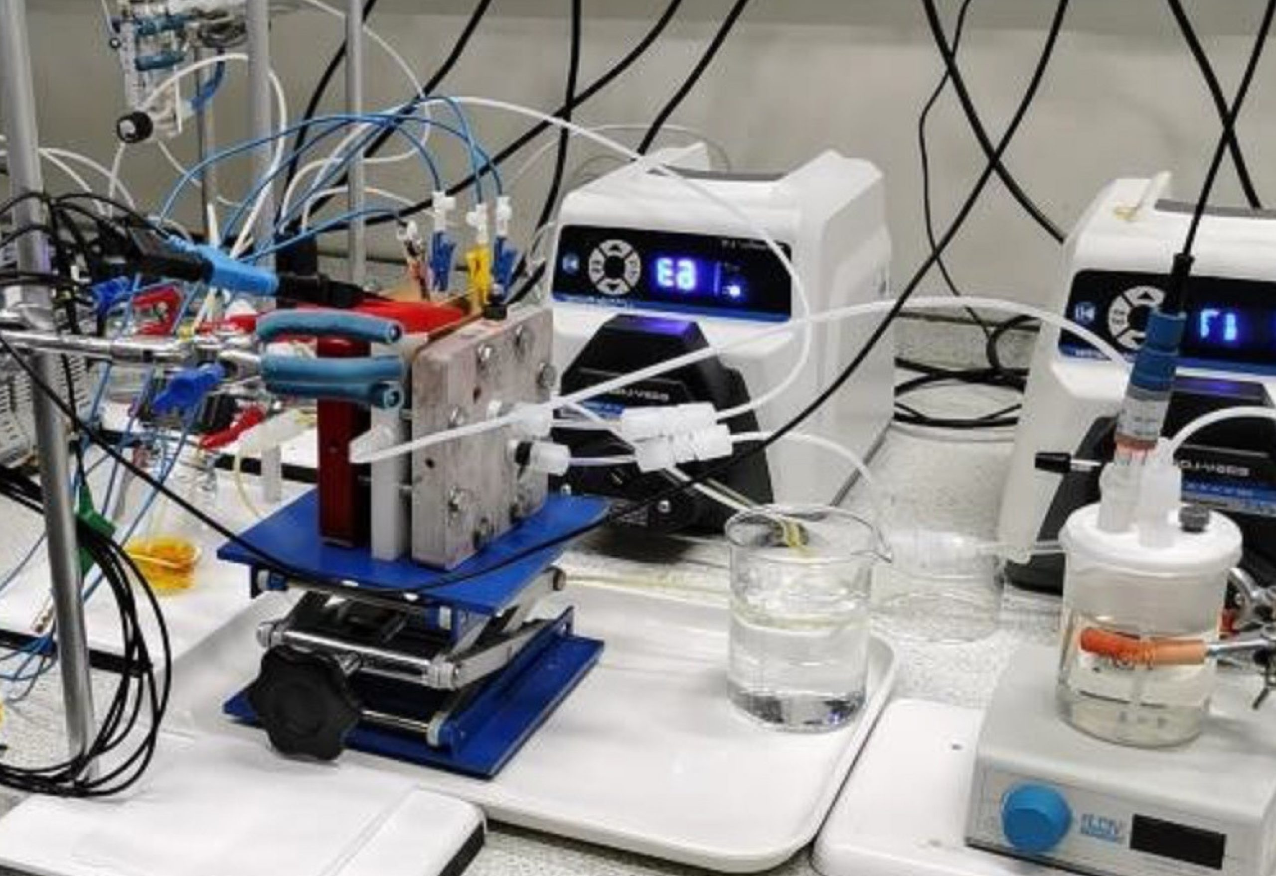 Dual-membrane battery design could be key to renewable-energy storage