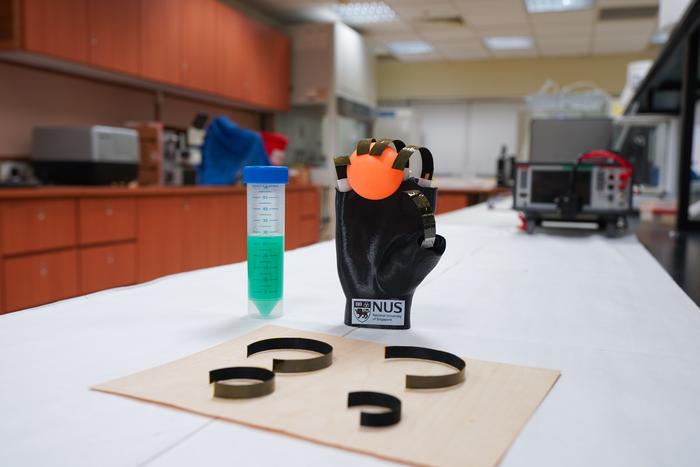 Researchers develop first wooden robotic gripper driven by moisture ...