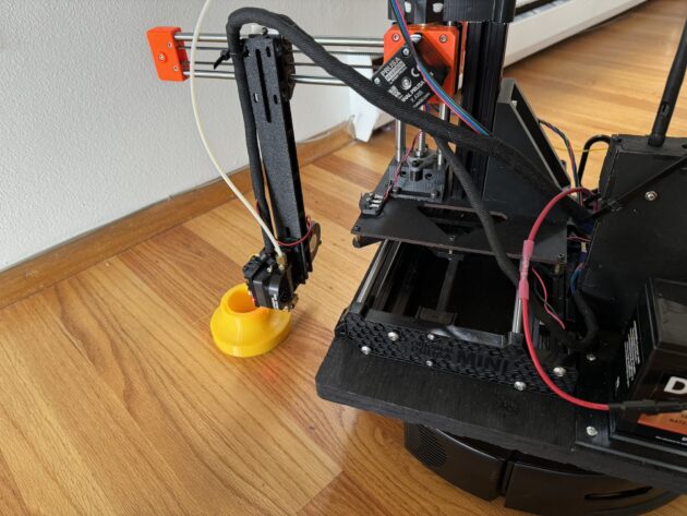 Engineers design mobile 3D-printing robot